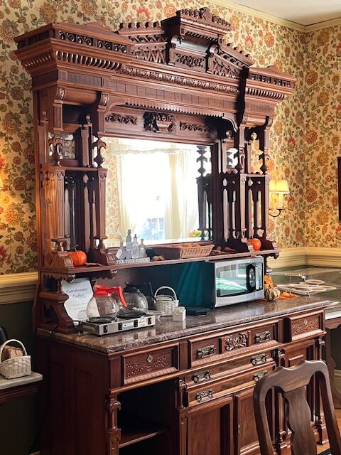 American Eastlake Style - Mira Monte Inn